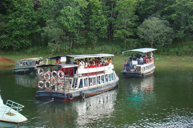 thekkady boating