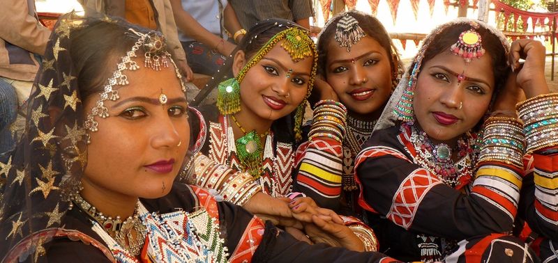 A group of kalbelia(sapera ) dancers in Jodhpur,Rajasthan - India ...